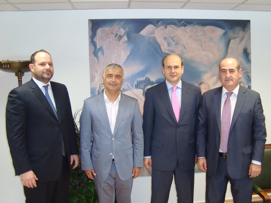 ΣΥΝΑΝΤΗΣΗ ΔΗΜΑΡΧΟΥ ΝΑΟΥΣΑΣ ΚΑΙ ΒΟΥΛΕΥΤΗ ΛΑΖ. ΤΣΑΒΔΑΡΙΔΗ ΜΕ ΤΟΝ ΥΠΟΥΡΓΟ ...